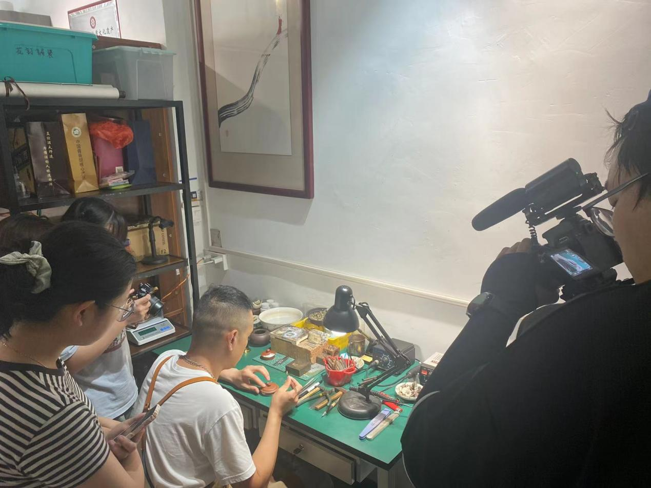 花钉锔瓷技艺破镜重圆的艺术